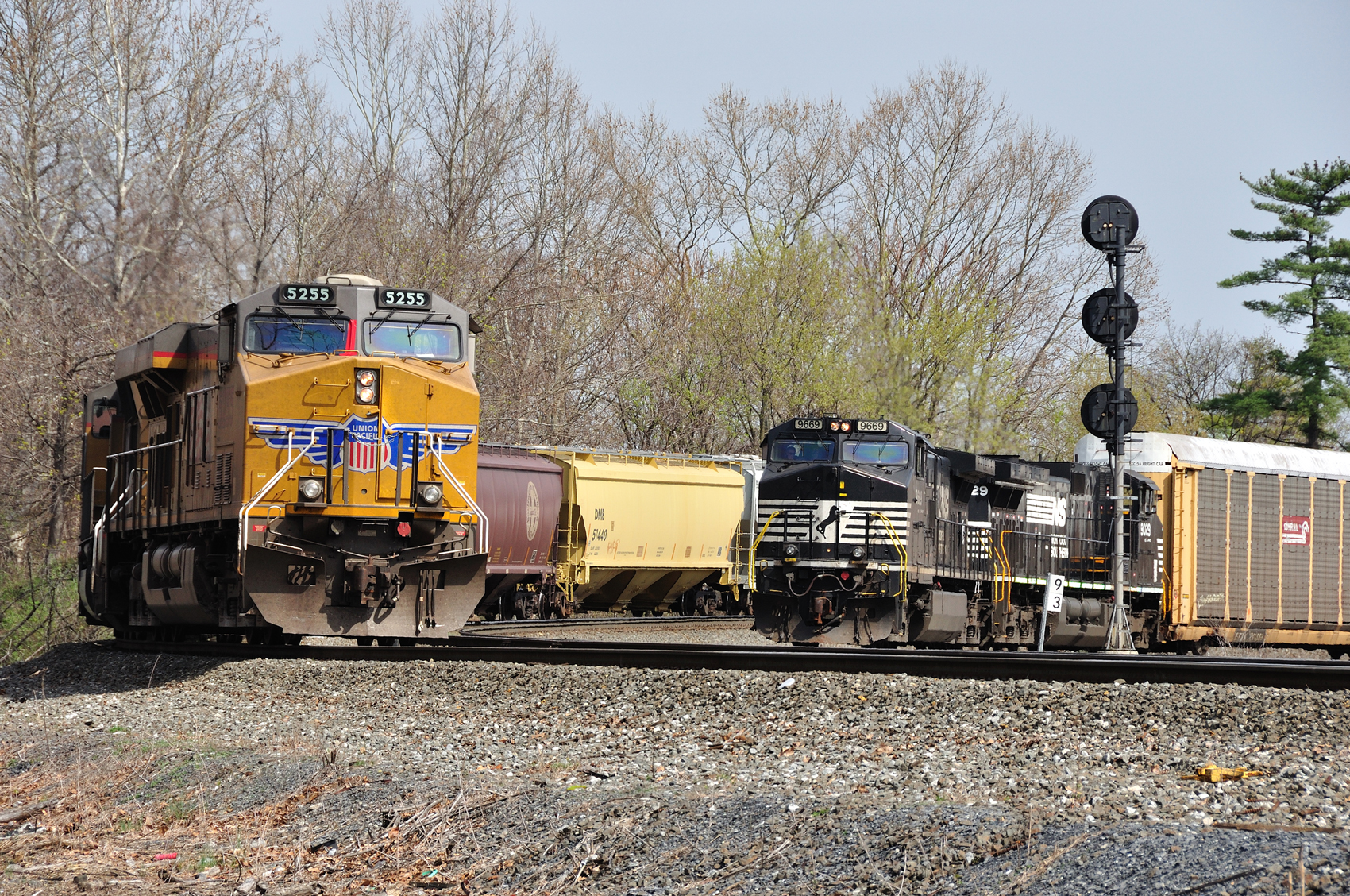 Merger mania hits the railroads: Western UP and BNSF now angling for ...