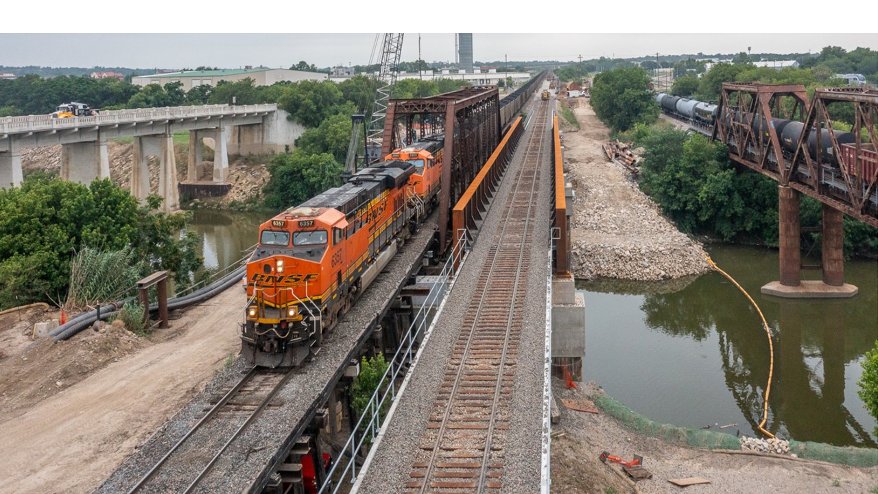BNSF new express service to aid in transporting supplies from Pacific ...