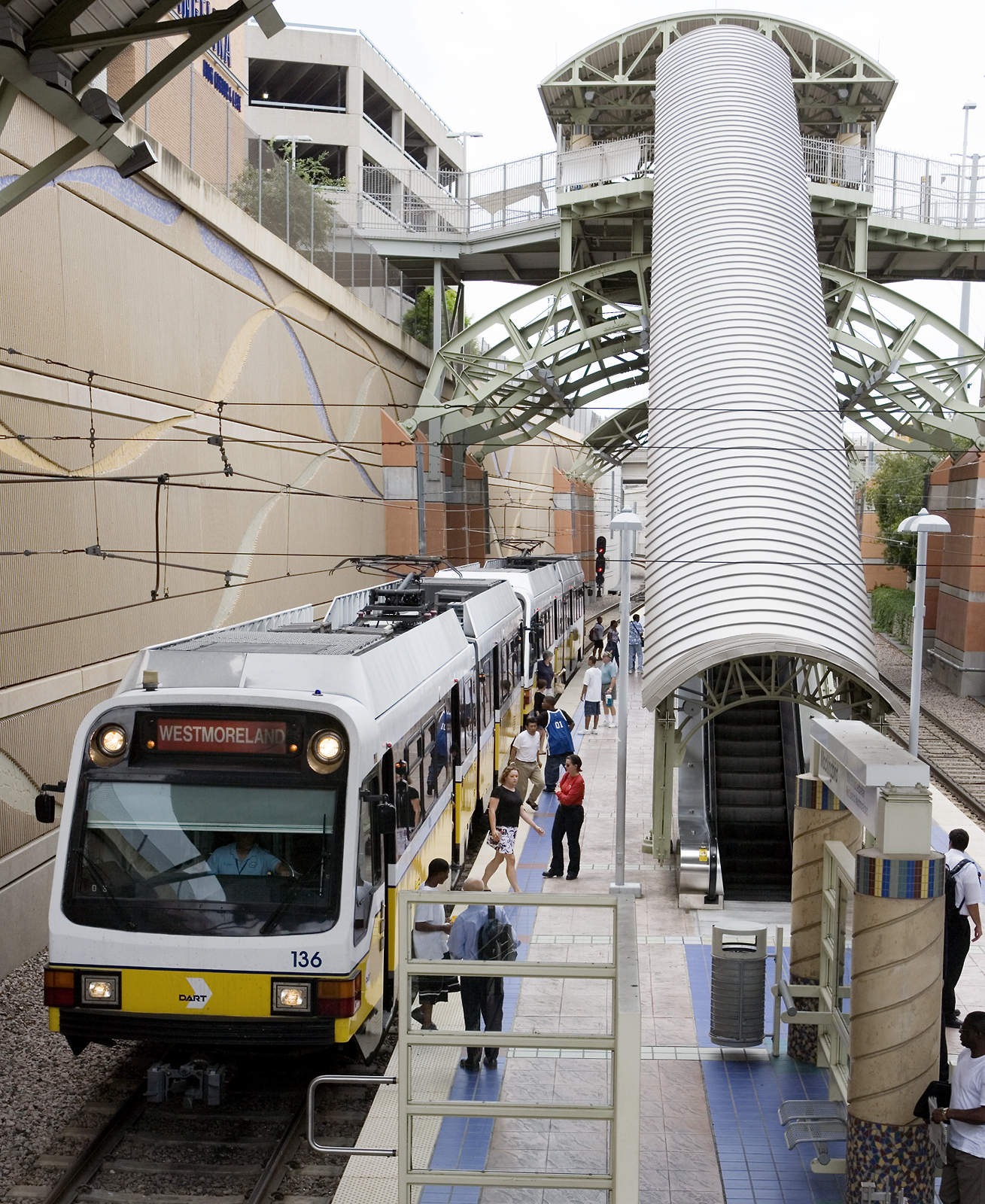 Construction begins to extend platforms at DART Red and Blue Line ...
