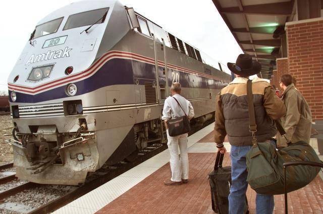 Amtrak grades BNSF & UP “host” freight railroads’ performance – Texas ...