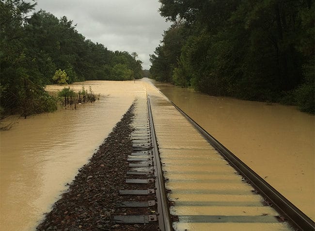 Catastrophic flooding brings Texas Gulf Coast railroads to standstill ...